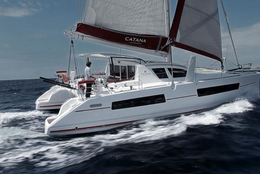 Catamarano a vela o motore: quale scegliere? | Adria Ship